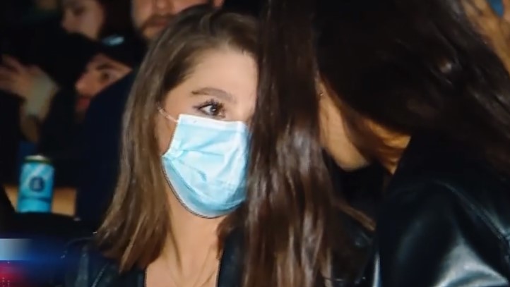სად უყურებს ხვიჩა კვარაცხელიას თამაშს მისი შეყვარებული ჟურნალისტმა